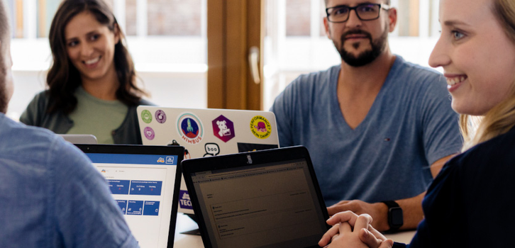 Dein IT-Einstieg bei dmTECH